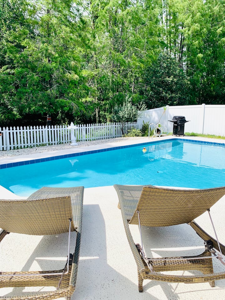 Eco Reserva Heated Pool - Tampa, FL