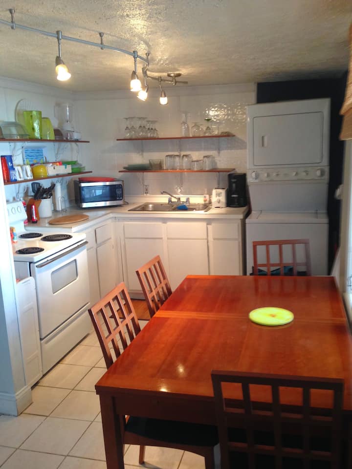 Bennett's/sleeps 4/90 Steps To Beach/ Pets W/fee! - Vilano Beach, FL