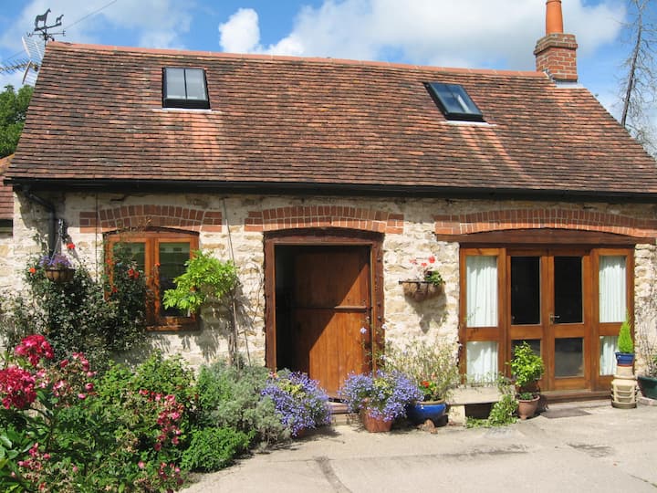 Chocolate Box Cottage Romantic Hideaway - Weymouth, UK