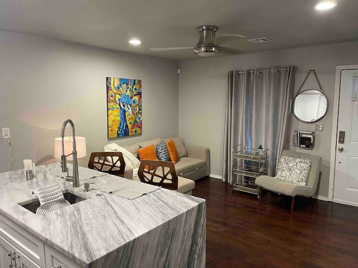 Newton Cottage-sleeps 3 - Tulsa, OK