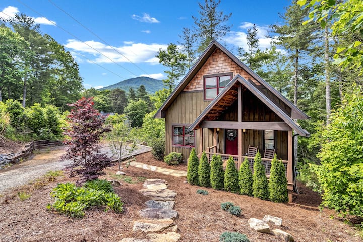 Hilltop Haven W/ Hot Tub, Views And Game Room - Black Mountain, NC