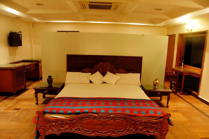 Large Suite In K'gaon Park - Pune