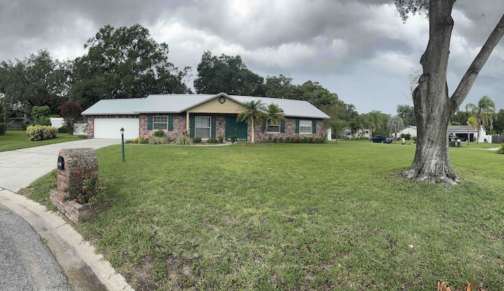 Lake Valrico’s Camelot Court Heated Pool - Tampa, FL