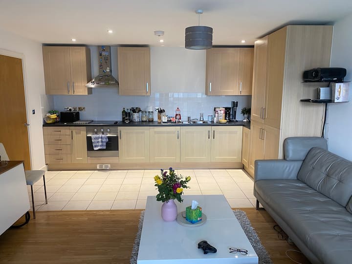 Spacious For Work And Play Close To Station & Shop - Londres