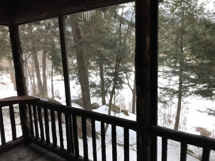 Log Cabin In The Woods - Cliff Mountain, Lake Placid