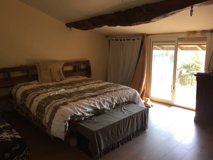 Chambres Spacieuses Dans Grande Maison - Villefontaine