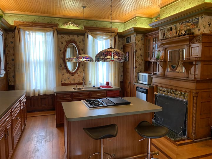 Rent A Room In The Gorgeous Holt House - Portland