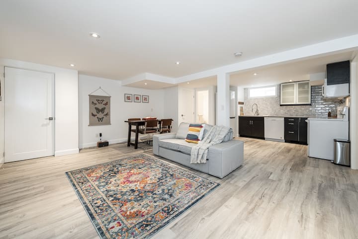Bright, Central, Spacious 2 Br, 2 Bath With Den - Ottawa