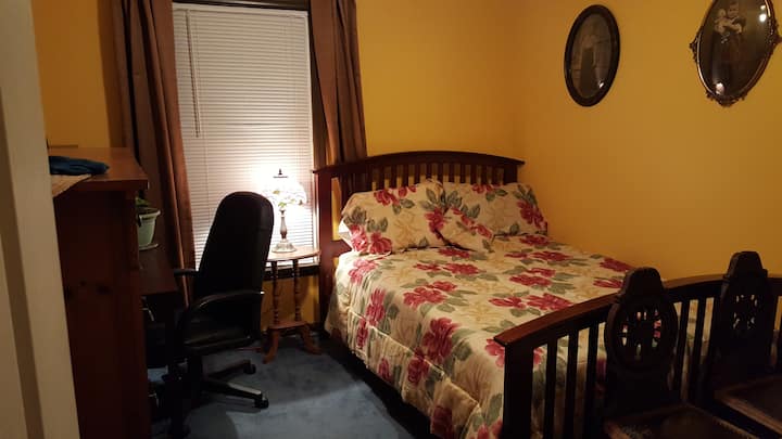 Clean, Quiet And Convenient Room - Charleston, SC