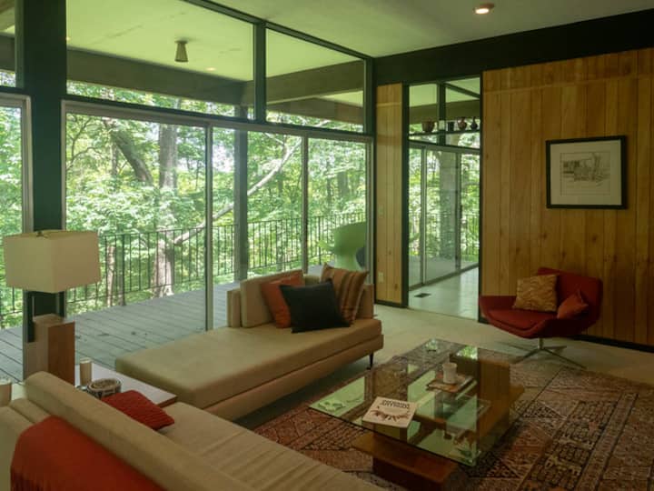 Spacious Midcentury Bilevel In Artistic Cul-de-sac - Brown County, IN