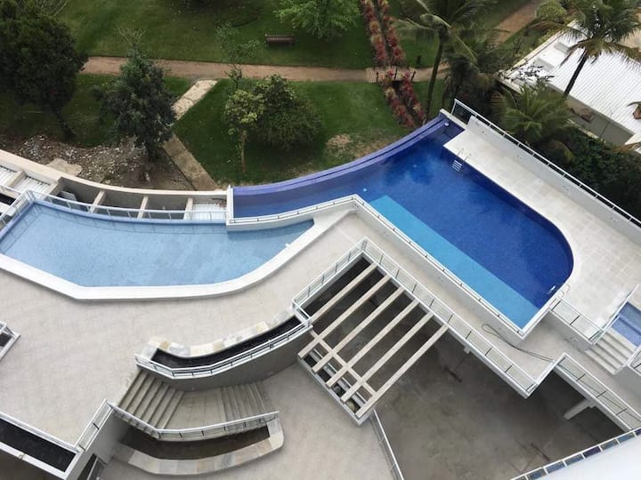 Edificio Reformado, 150m2, 4 Habitaciones-aire Acondicionado, Terraza Y Barbacoa, De Pie En La Arena. - Bertioga