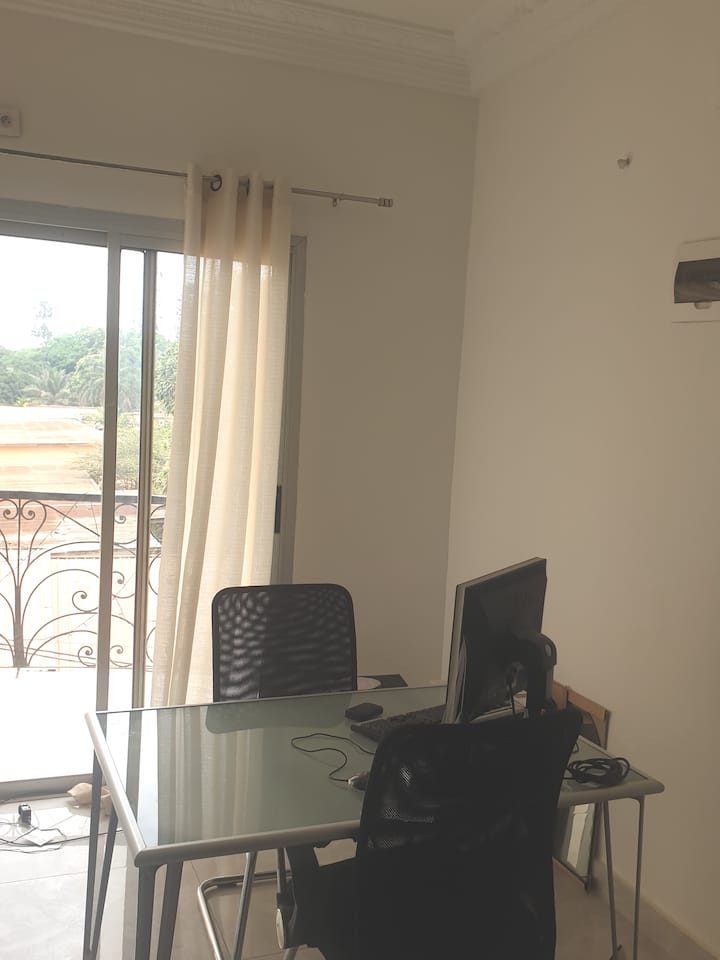 Yaoundé Beautiful Flat  (Salon+chambre + Wifi) - Yaundé