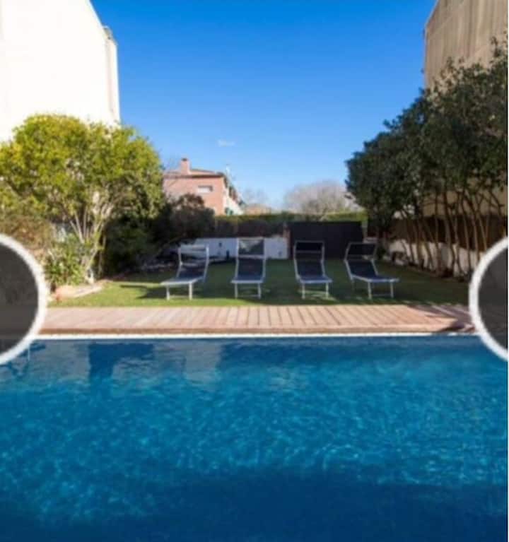 Casa De Verano Para Familia O Grupos (Con Piscina) - Hostalric