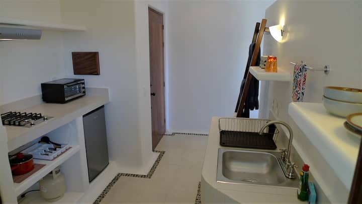 Sunny, Private, Bay View Studio With Kitchenette - Zihuatanejo