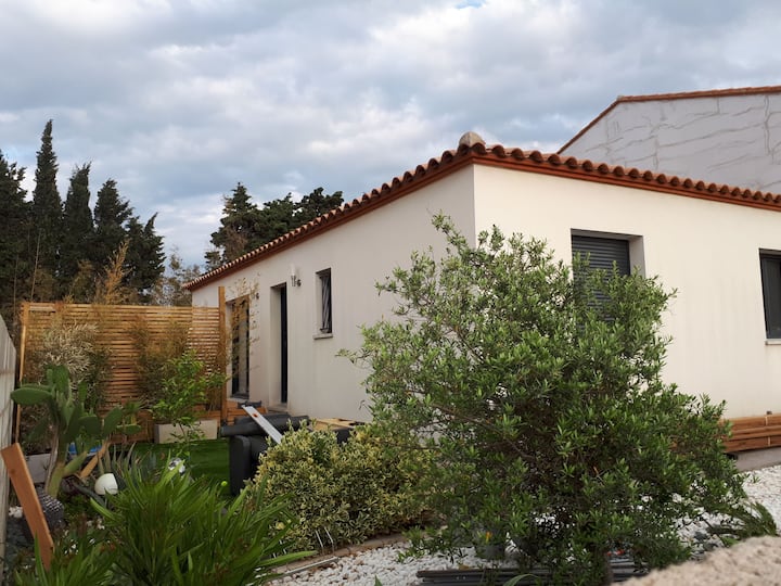 Villa Récente De  Plain Pied 3 Faces Climatisé. - Perpignan