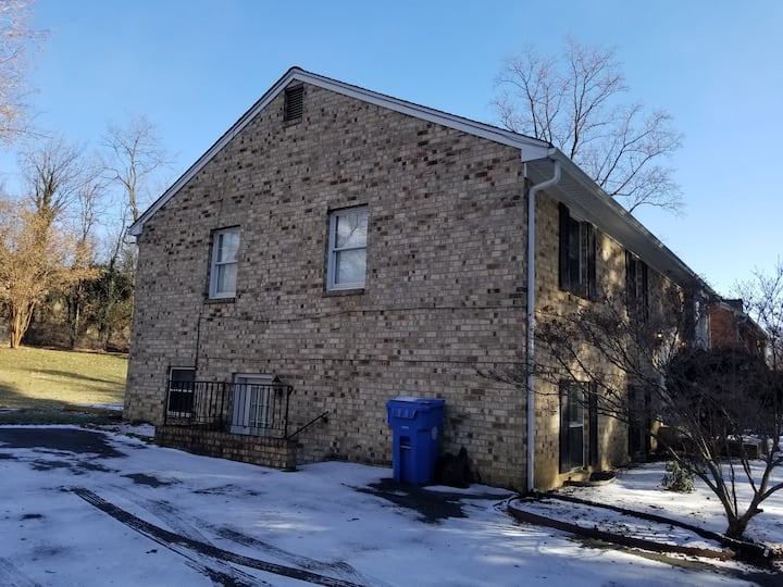 2br,bath,laundry,family Room
*Lower Level Only* - Silver Spring, MD