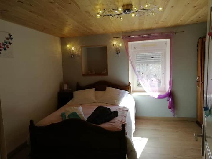 Chambre D'hôtes Chez Patou  "Papillon" - Auvergne