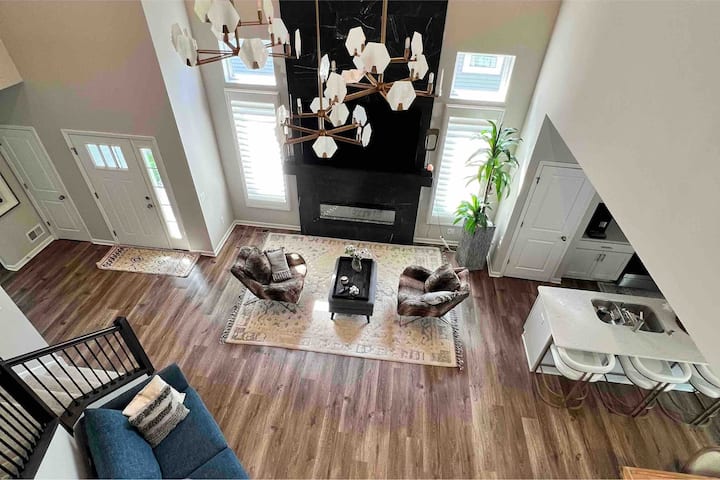 Beautiful Townhome | 3br, 2.5ba W/king Bed - Woodbury, MN