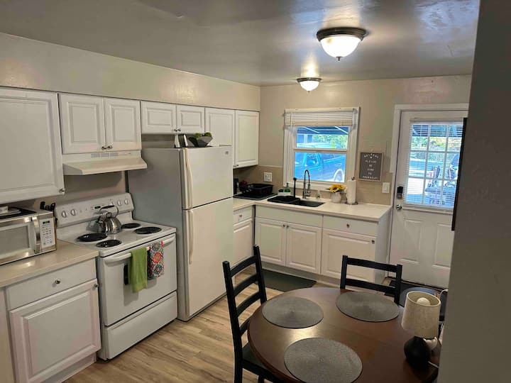 2 Bedroom Single Level-fenced Yard - Beaverton, OR