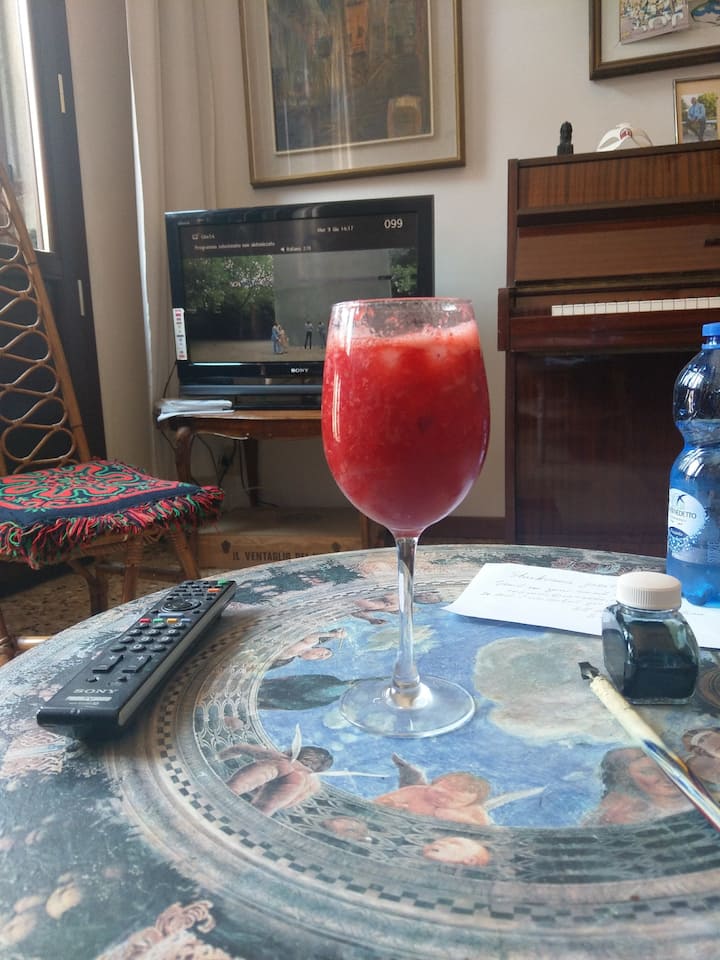 Single Room (Shared Bathroom) - Venice