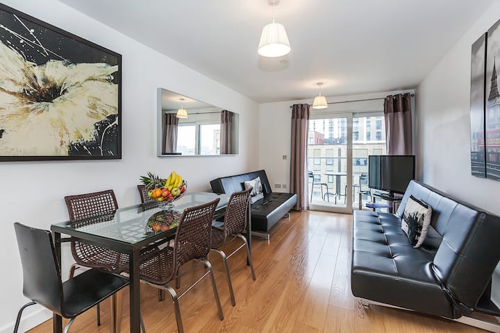 2 Bedroom Apartment Near Excel, O2,  077 - Londres