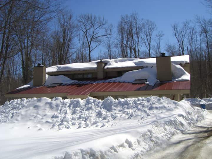 The Killington Chalet, Hot Tubs, Sauna, Boot Dryer - Killington, VT