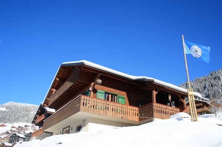 Chalet Le Tadorne Is A Traditional Savoyard Chalet - Châtel