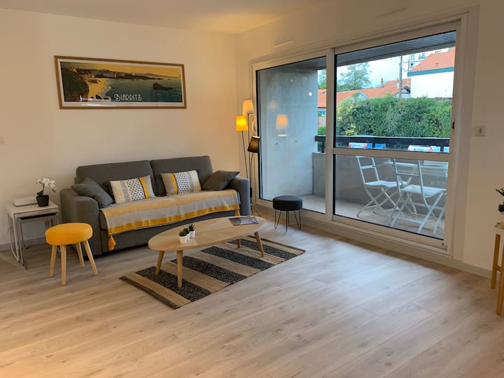 Nice T2. 54 M2,<br>free Private Parking,<br>center Of Biarritz, - Biarritz