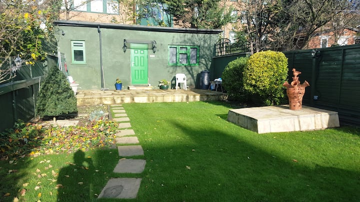 Cosy Garden Studio Apartment - Harrow