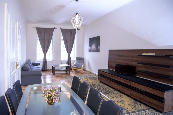Beautiful Old Town Apartment For Families, Couples - Prague