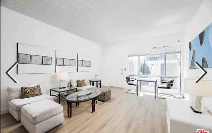 Beach Hotel Luxury Location - Santa Monica, CA