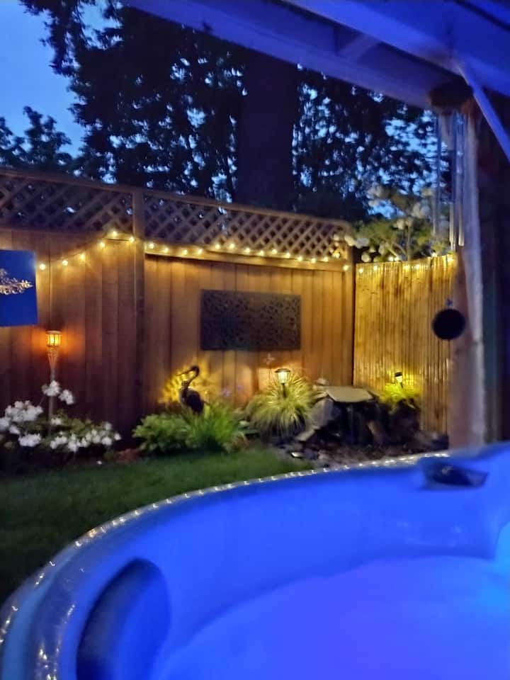 Magical Cottage/hottub, 2 Persons, No Clean Fee - Eugene, OR