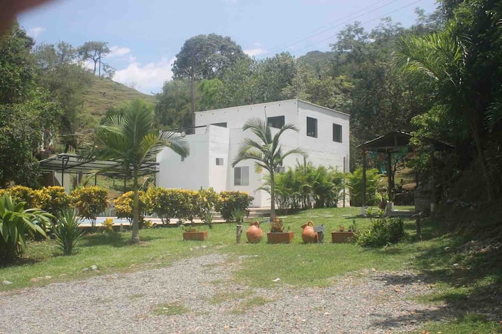 Casa De Campo Con Piscina - San Jerónimo