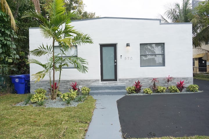 Beautiful 5 Bedroom House In The Heart Of Wynwood! - Miami
