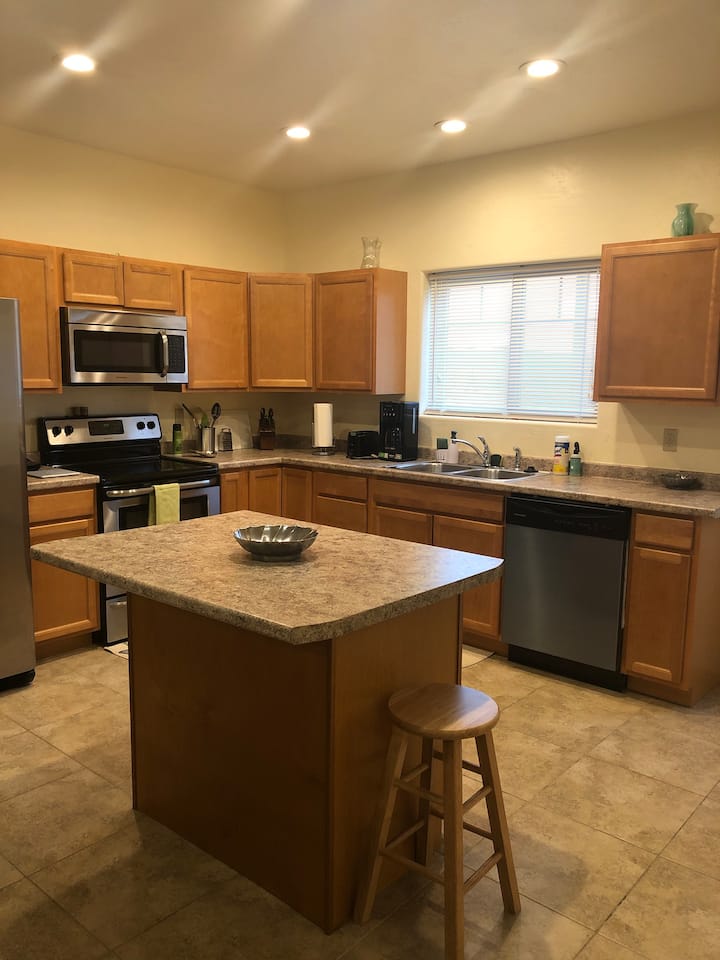 Lovely Apartment In Uptown Butte - Butte, MT
