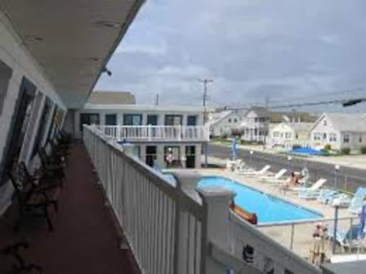 Surf 1600 (A)  N. Wildwood 2 Blocks To Beach - Wildwood, NJ