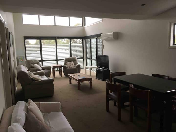 Hill Top Views - Decks From Every Bedroom - Anglesea