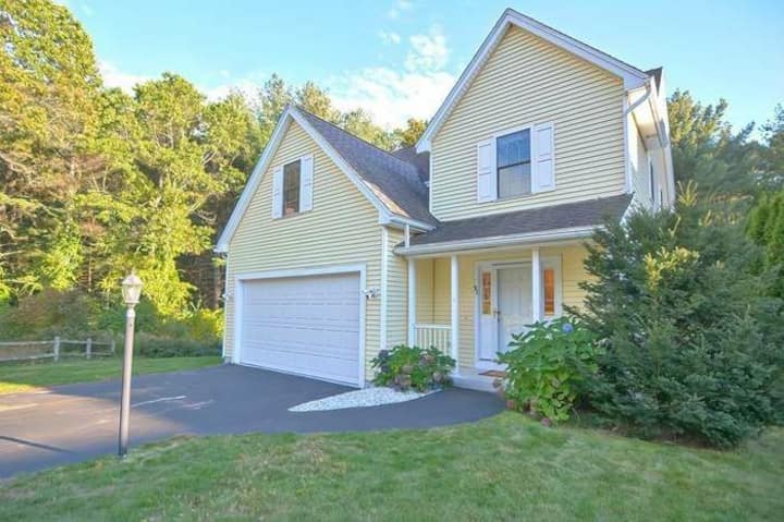 Tewksbury, Ma --5 Night Minimum Stay--4 Beds, 2.5 Baths, Quiet Street, 5 Min Drive To Shops - Andover, MA