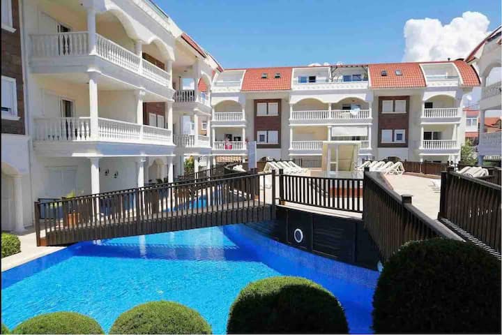 Apartment In Side - Side