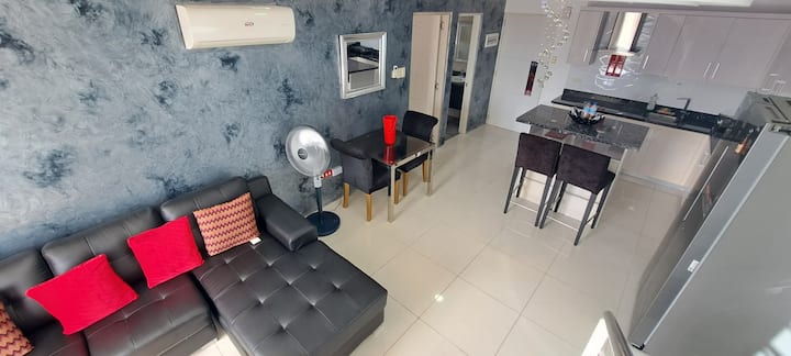 Kanditower3 2br, 11th Floor With Large Balcony - 安吉利斯