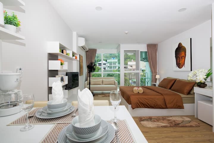 Fully Equipped Charming Studio @Kata, Beach - 900m - プーケット