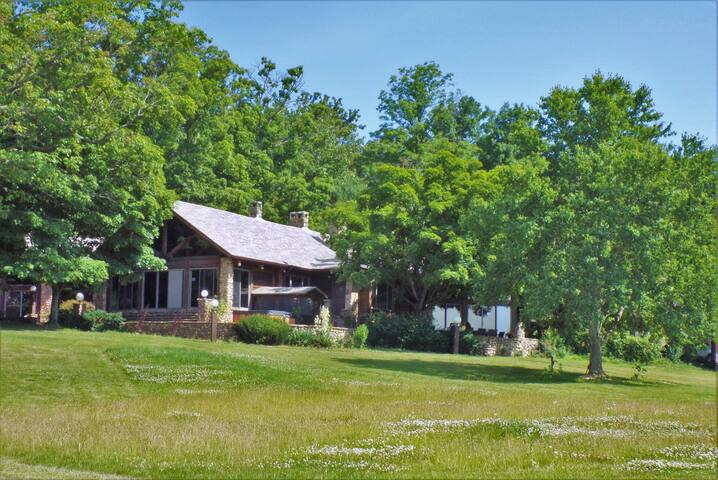 Spring Lake Ranch Lodge - Chalets for Rent in Potosi, Missouri, United ...