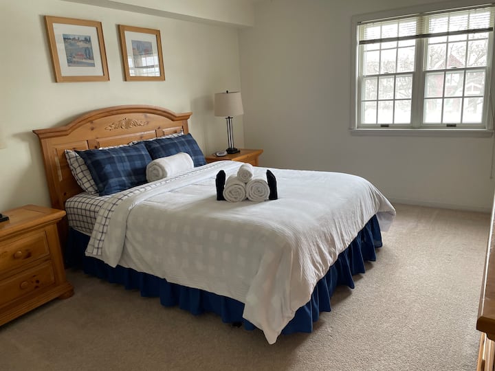 Professionally Maintained Oshkosh Apartment - Oshkosh, WI