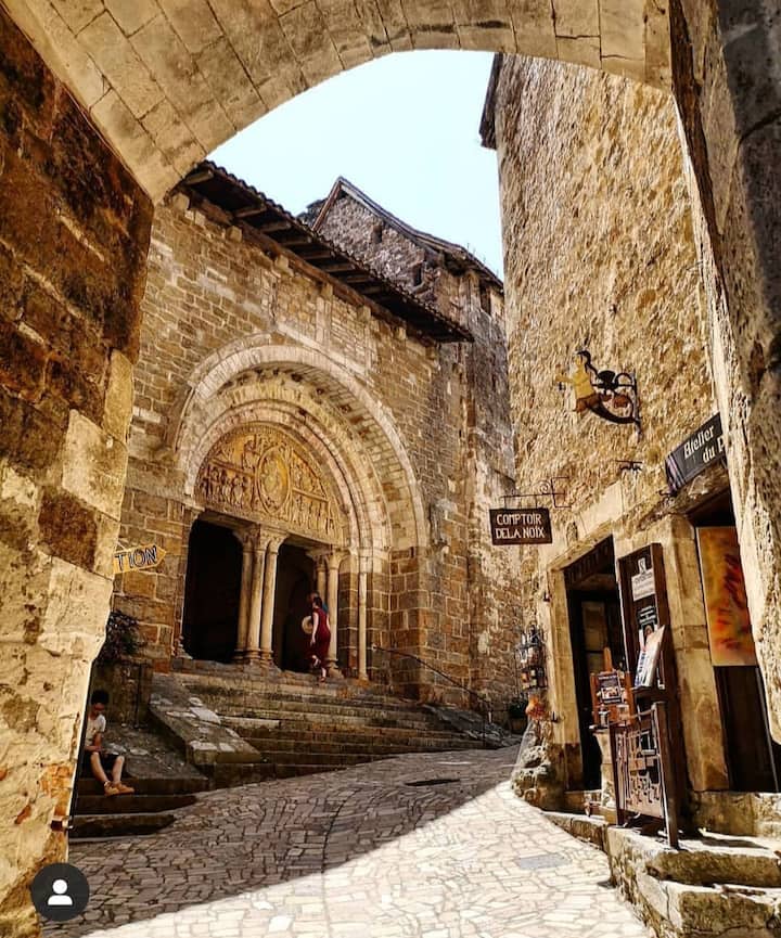 Château Dans La Cour Du Prieuré Chambre Orféo - Le Gouffre