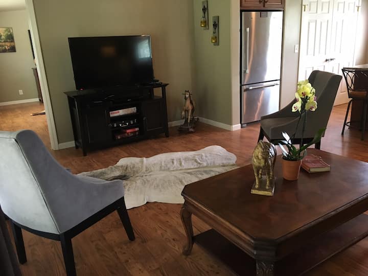 "The 56"  Yosemite Foothills Ranch - Pet Friendly - Californie