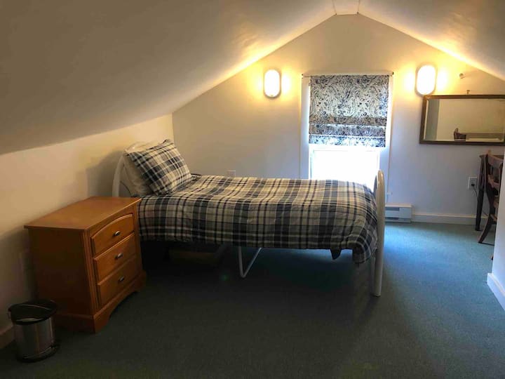 " Clethra" - Solo Stay Near Uri/newport - South Kingstown, RI