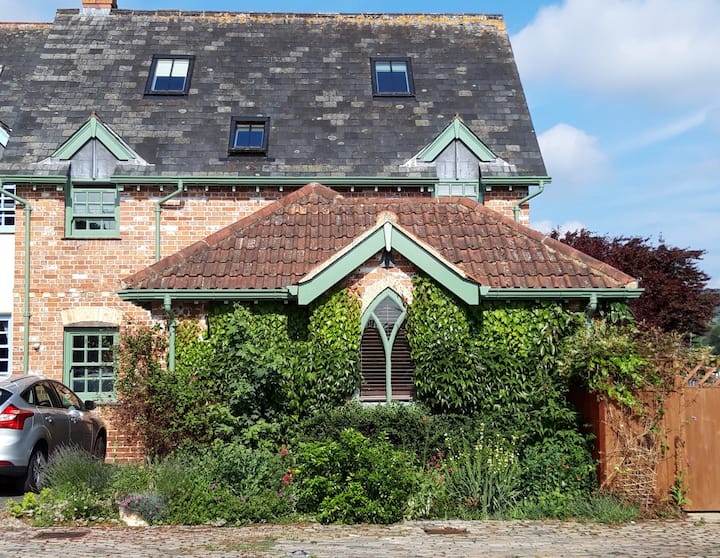 Large, Light Bedroom - Sidmouth