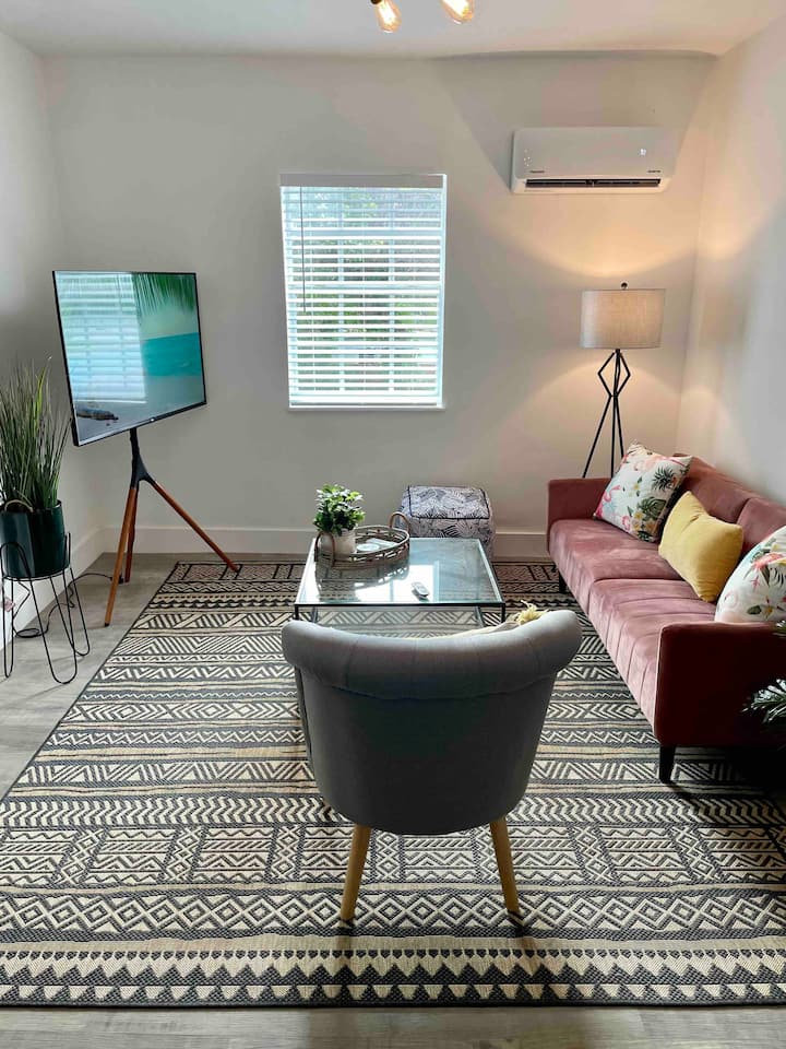 Design District Apartment (202) - Miami, FL