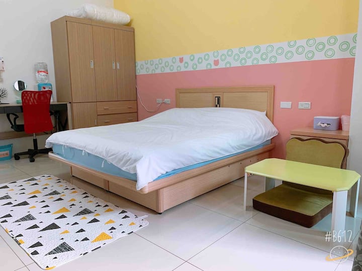 宜蘭市區全新建築，含陽台10坪、獨立空間大套房，全面禁菸，距離火車站騎車6分鐘，騎車8分鐘東門夜市 - Yilan County