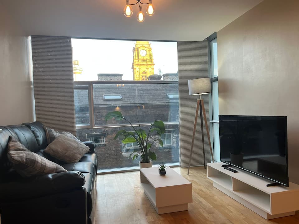 Liverpool Apartment Holiday Rentals - England, United Kingdom | Airbnb